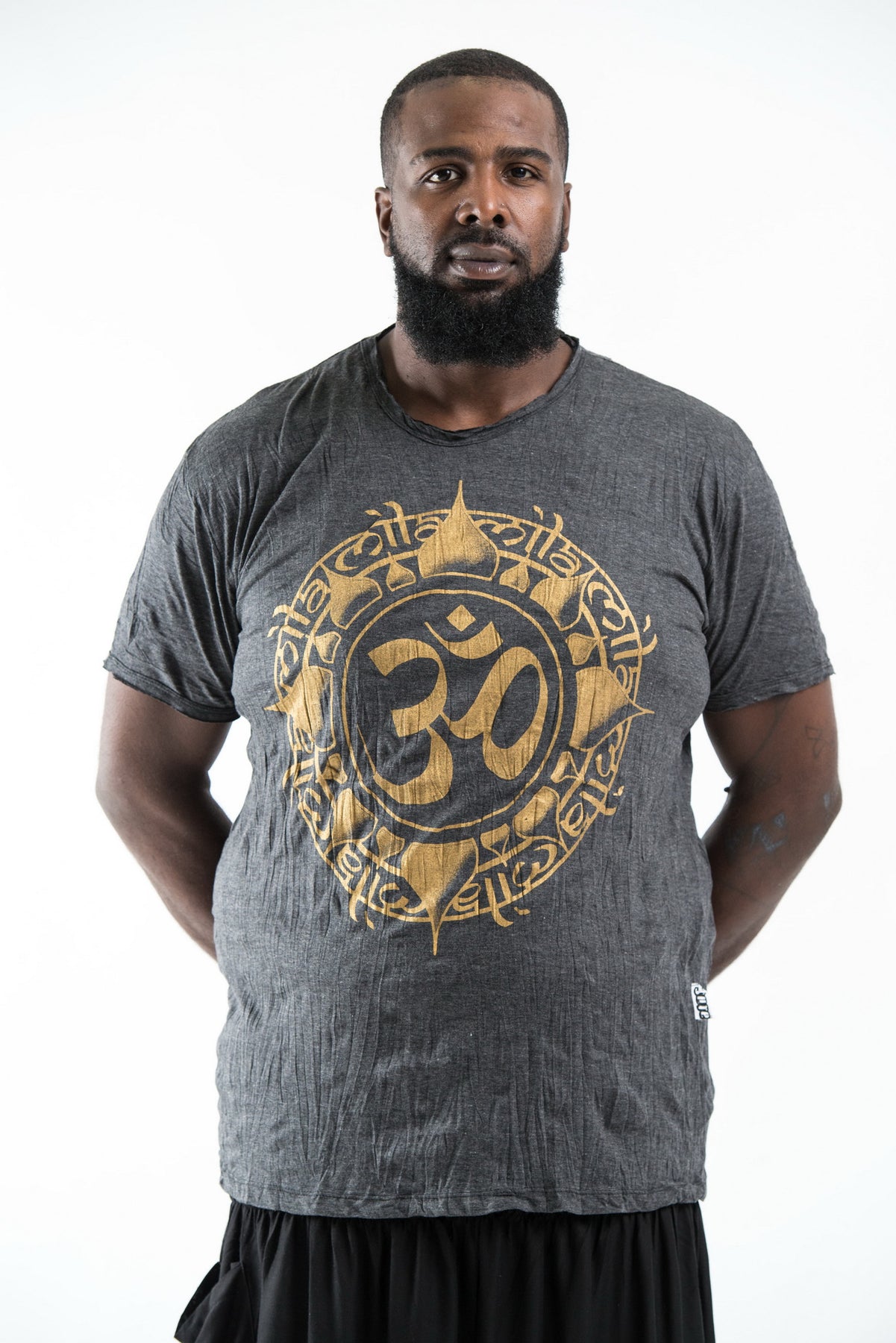 Sure Design Plus Size Mens Infinitee Om T-Shirt in Gold on Black