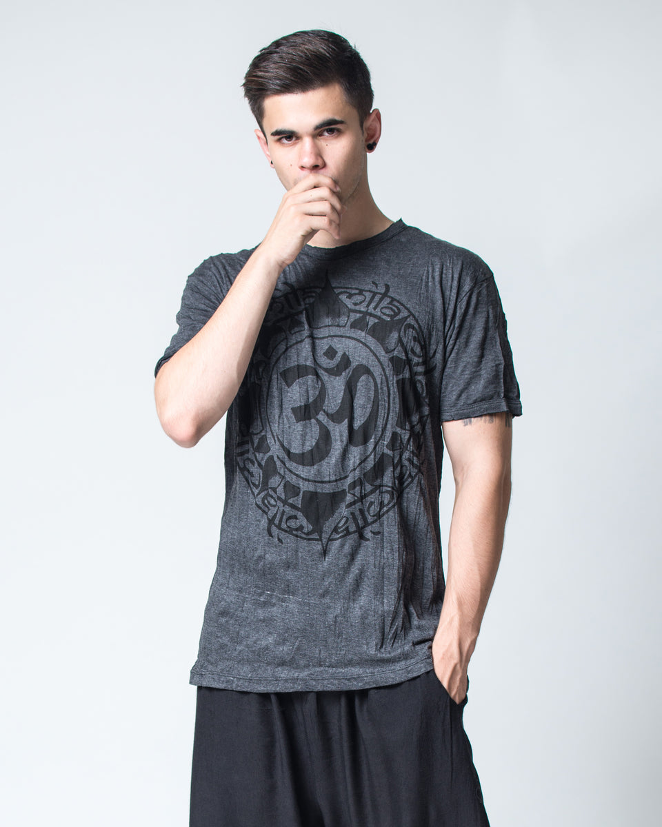 Sure Design Mens Infinitee Om T-Shirt in Black